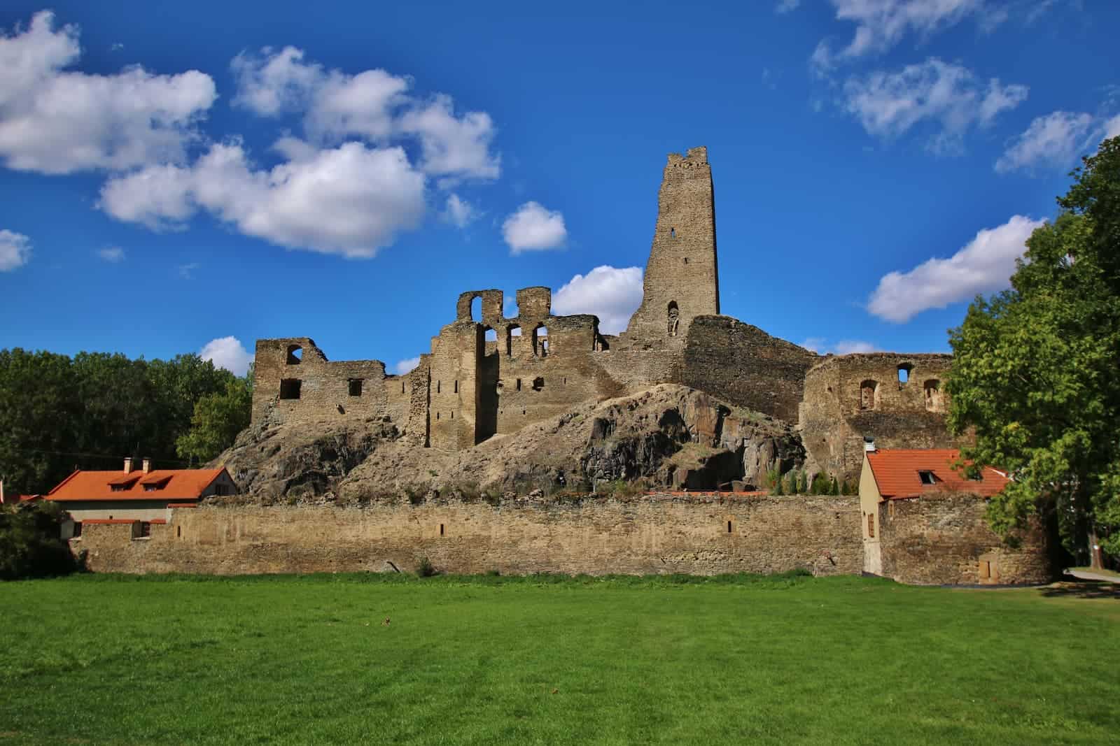 14 best castles near Prague you must visit - Northern Hikes
